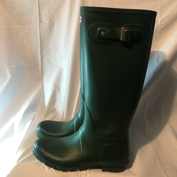 Hunter | Shoes | Hunter Original Tall Matte Green Rain Boots Sz 9 ...